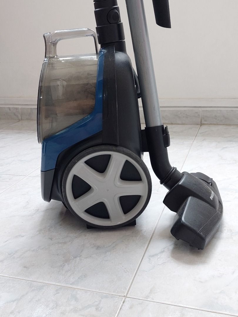 Philip PowerPro Compact 1900W Vaccum Cleaner, TV & Home Appliances ...