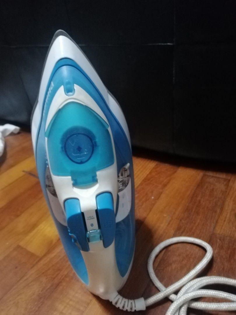 Gd condition Philips steam iron Power Life, TV & Home Appliances, Irons ...