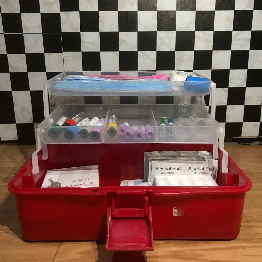 Phlebotomy kit, Health & Nutrition, Medical Supplies & Tools on Carousell