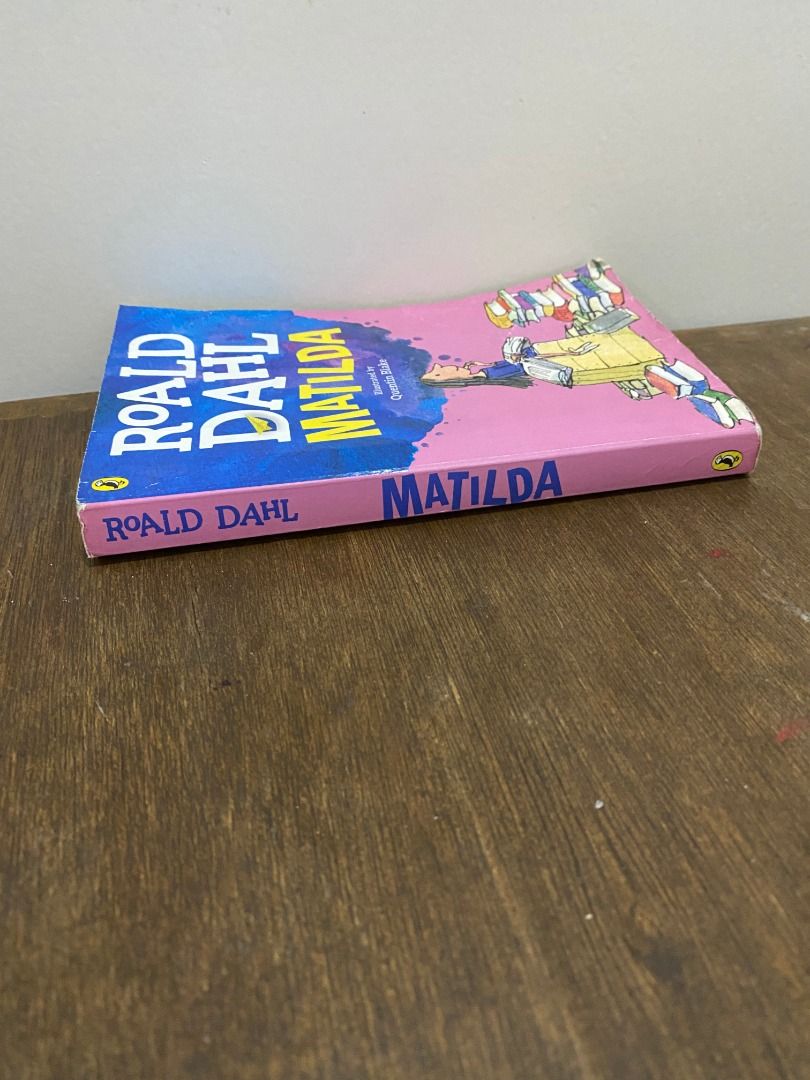 (read desc.) Preloved MATILDA book by Roald Dahl, Hobbies & Toys, Books ...