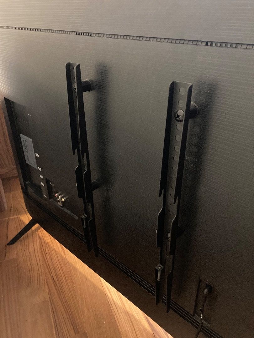 SAMSUNG 50-inch Smart TV with Wall Mount and Step Up and Step Down ...