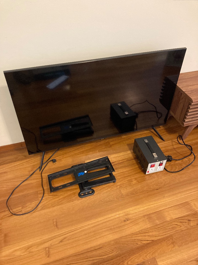 SAMSUNG 50-inch Smart TV with Wall Mount and Step Up and Step Down ...