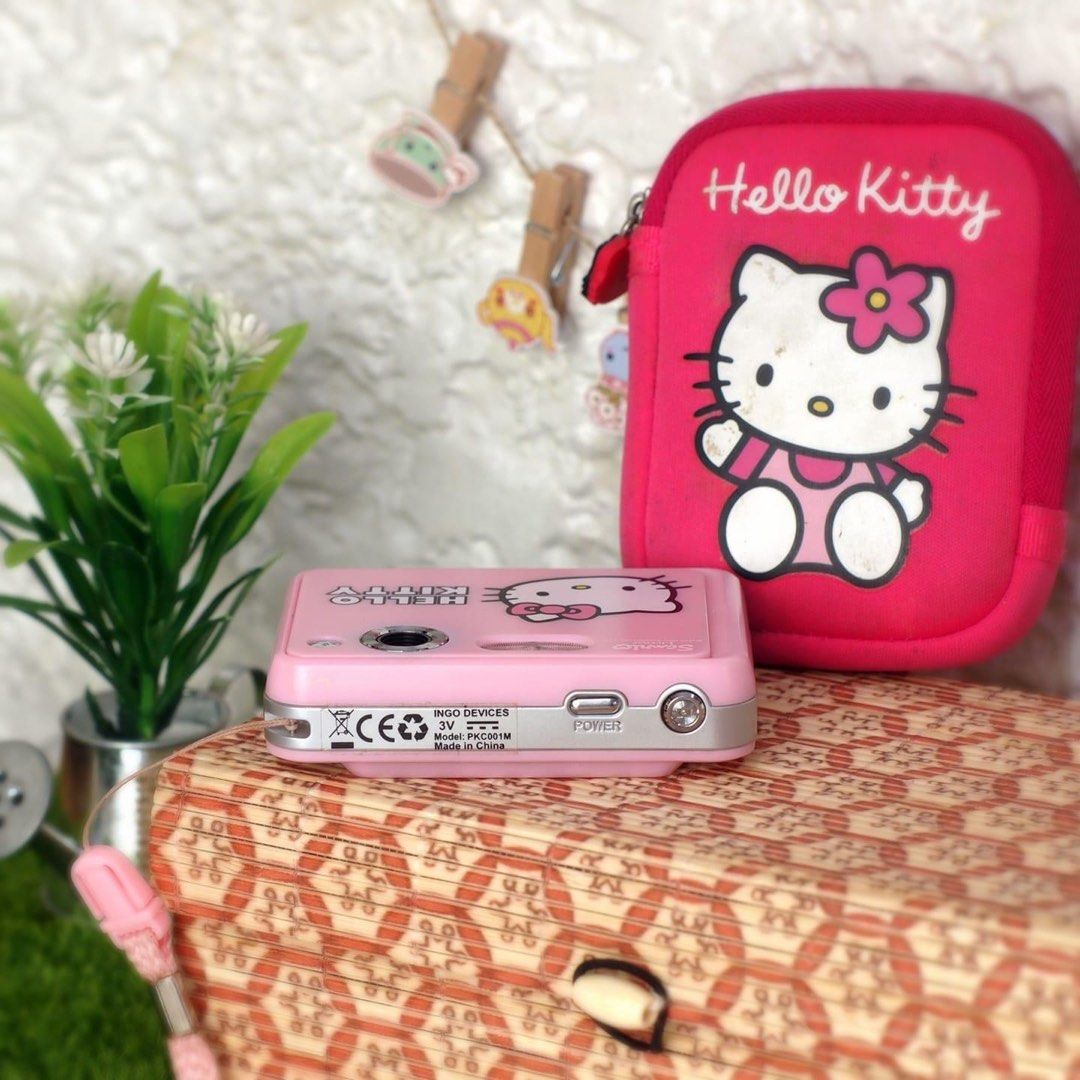 Sanrio Hello Kitty Digital Camera, Photography, Cameras on Carousell