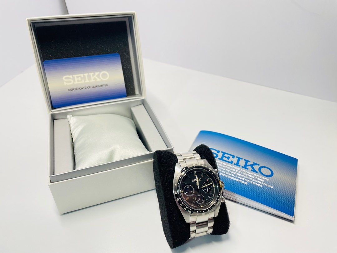 Seiko Chronograph Panda & Black Panda, Luxury, Watches on Carousell