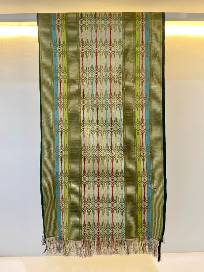 Selendang tenun songket asli, Fesyen Wanita, Pakaian Wanita, Lainnya di Carousell