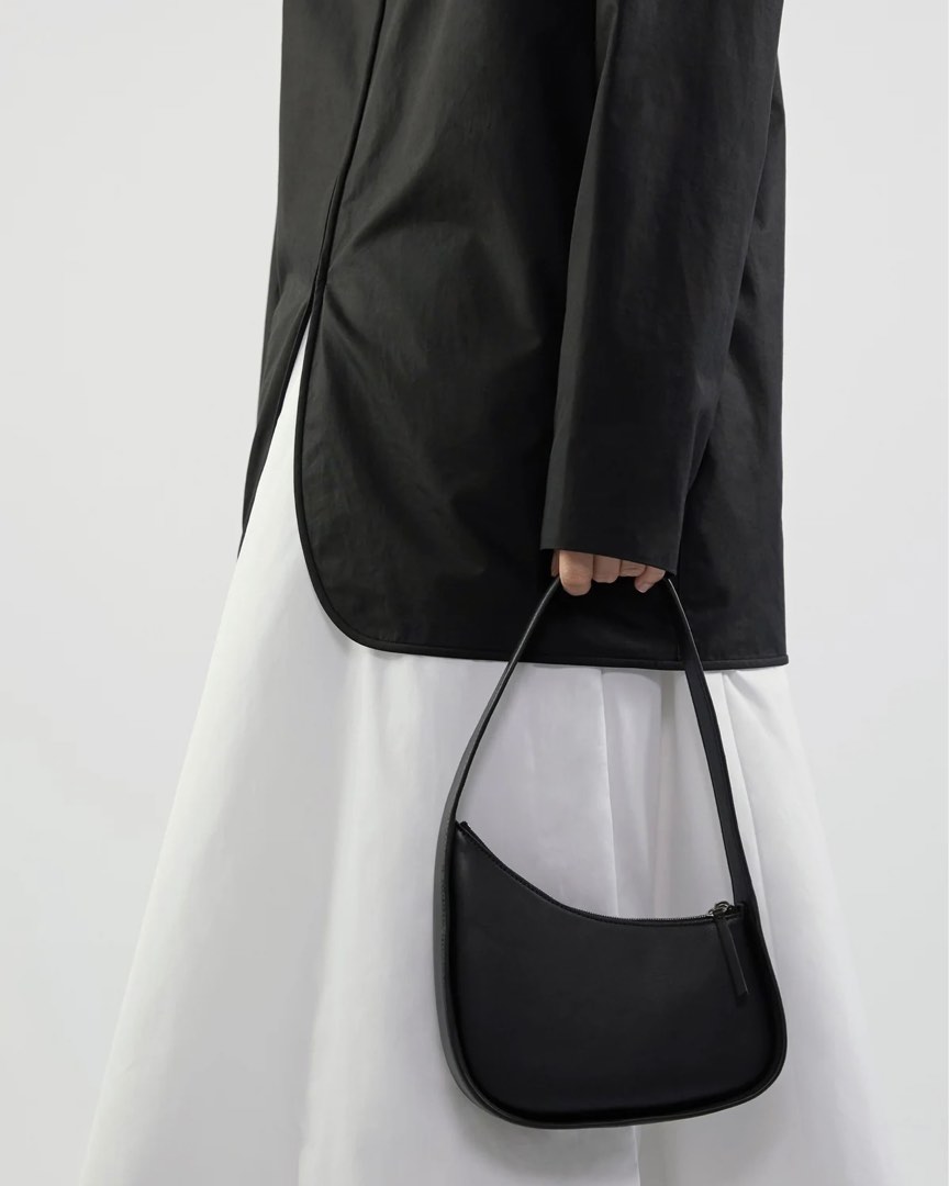 The Row "Half Moon Bag", 名牌精品, 精品包與皮夾在旋轉拍賣