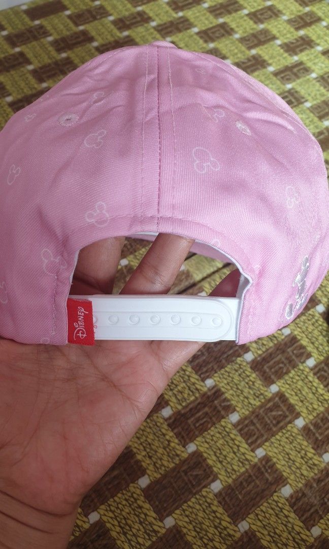 Topi Disney Pink Original Cakep, Fesyen Pria, Aksesoris, Topi di Carousell