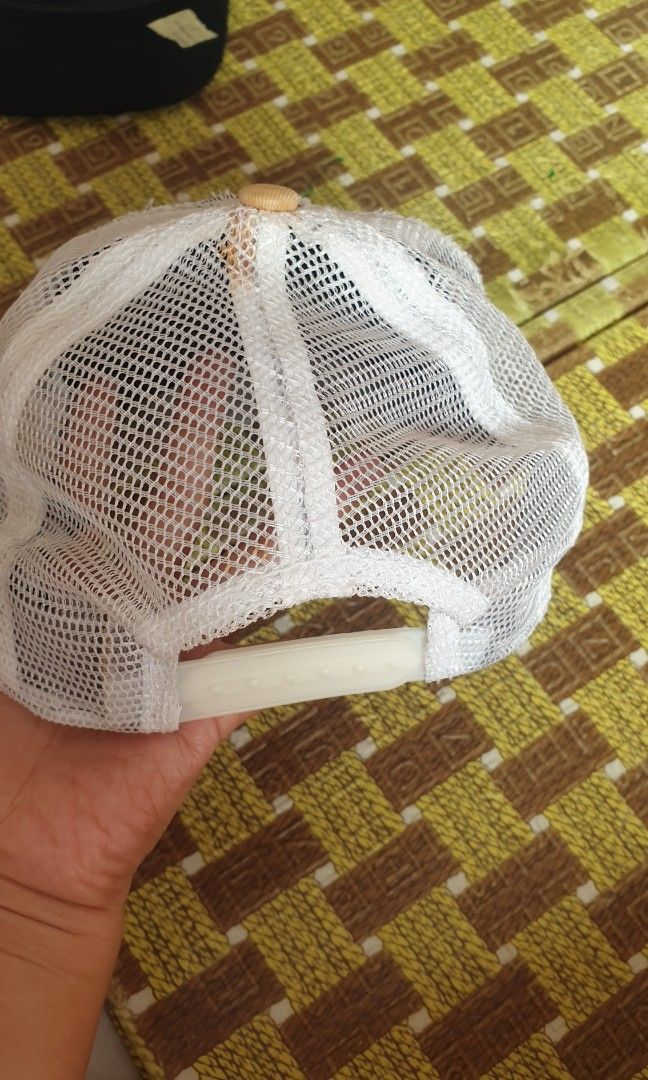 Topi NEWERA Jaring Abu Putih, Fesyen Pria, Aksesoris, Topi di Carousell