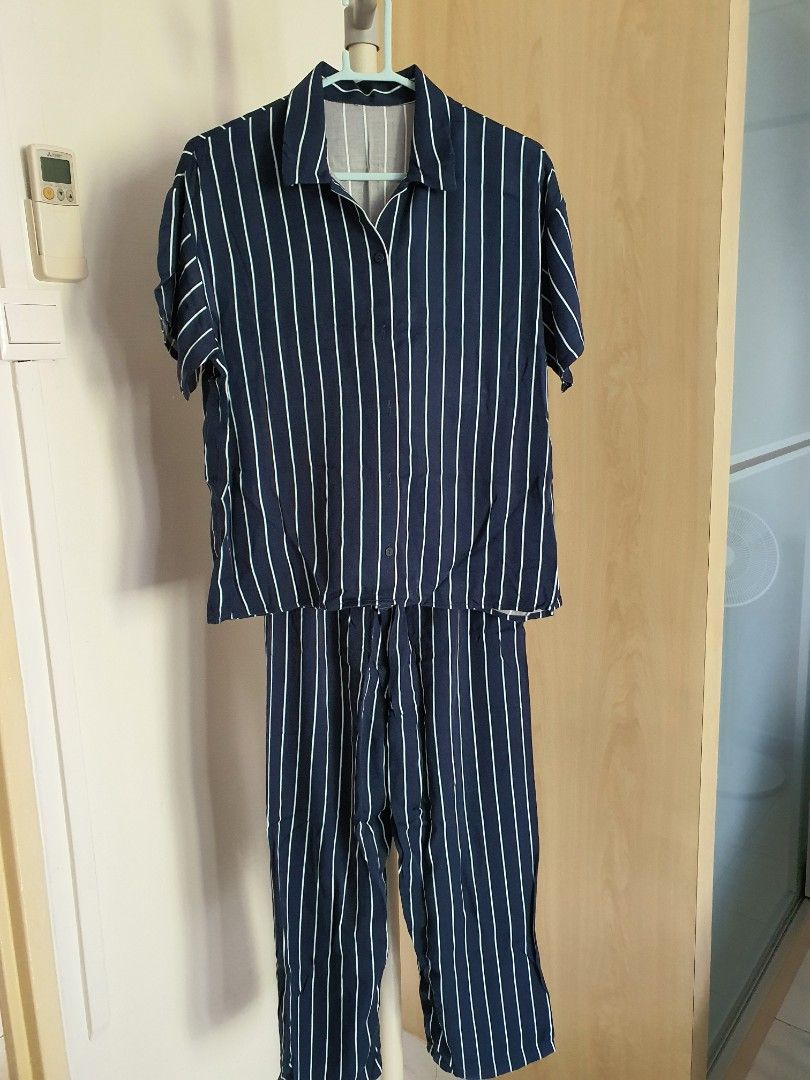 UNIQLO pajamas set, Men's Fashion, Tops & Sets, Sleep and Loungewear on ...