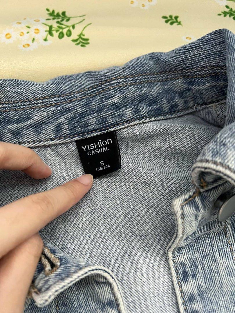 yishion cropped denim jacket, Women's Fashion, Coats, Jackets and Outerwear on Carousell