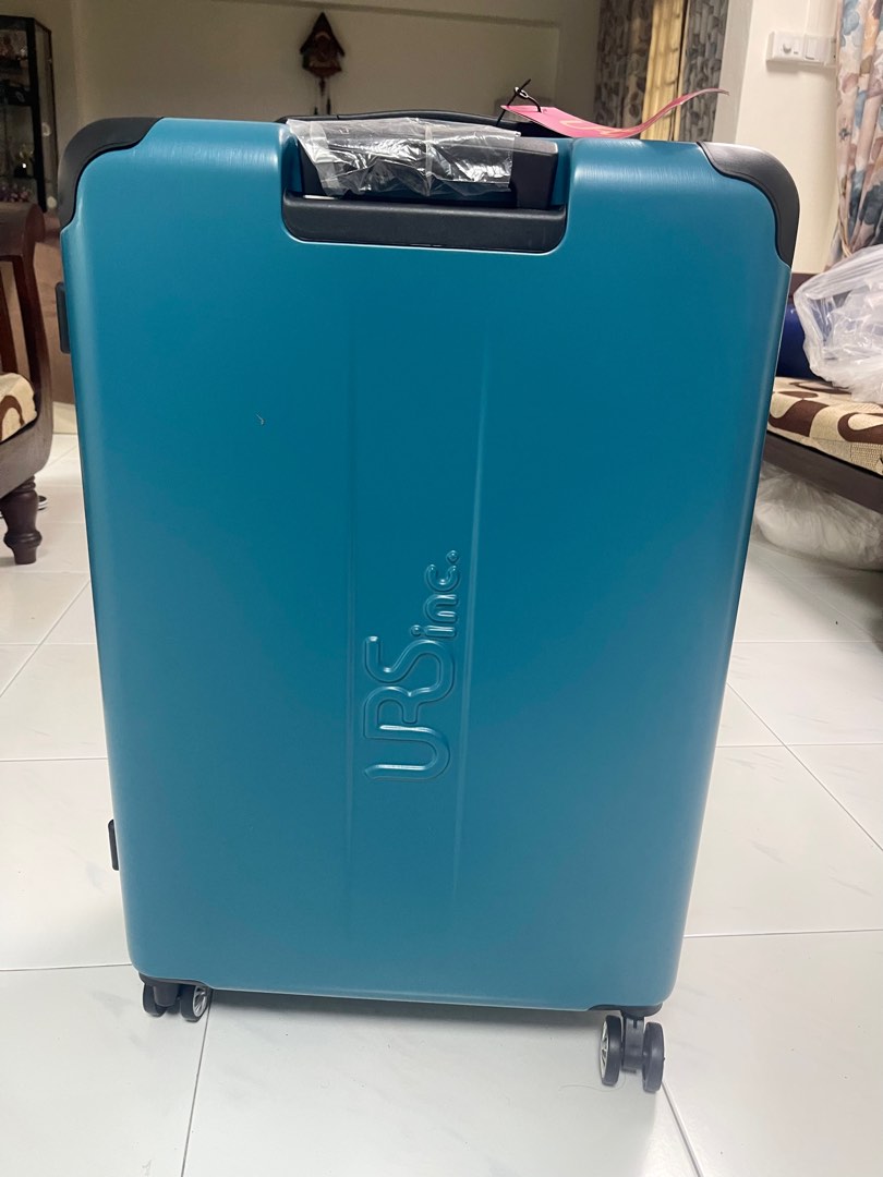 28-inch URSinc luggage, Hobbies & Toys, Travel, Luggage on Carousell