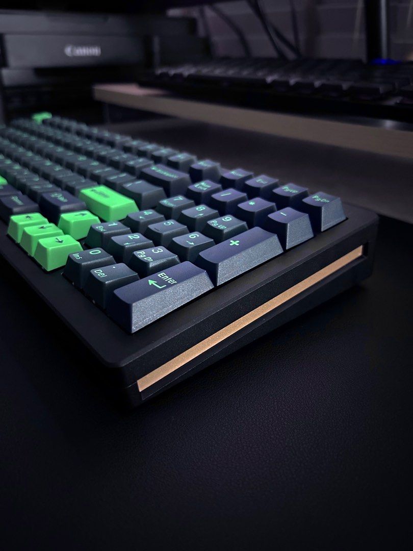 96% 98% custom mechanical keyboard - Full aluminium (Soundwave keycaps ...