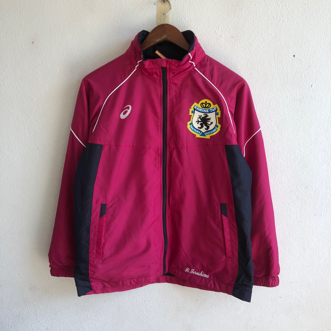 ASICS jacket, Men's Fashion, Coats, Jackets and Outerwear on Carousell