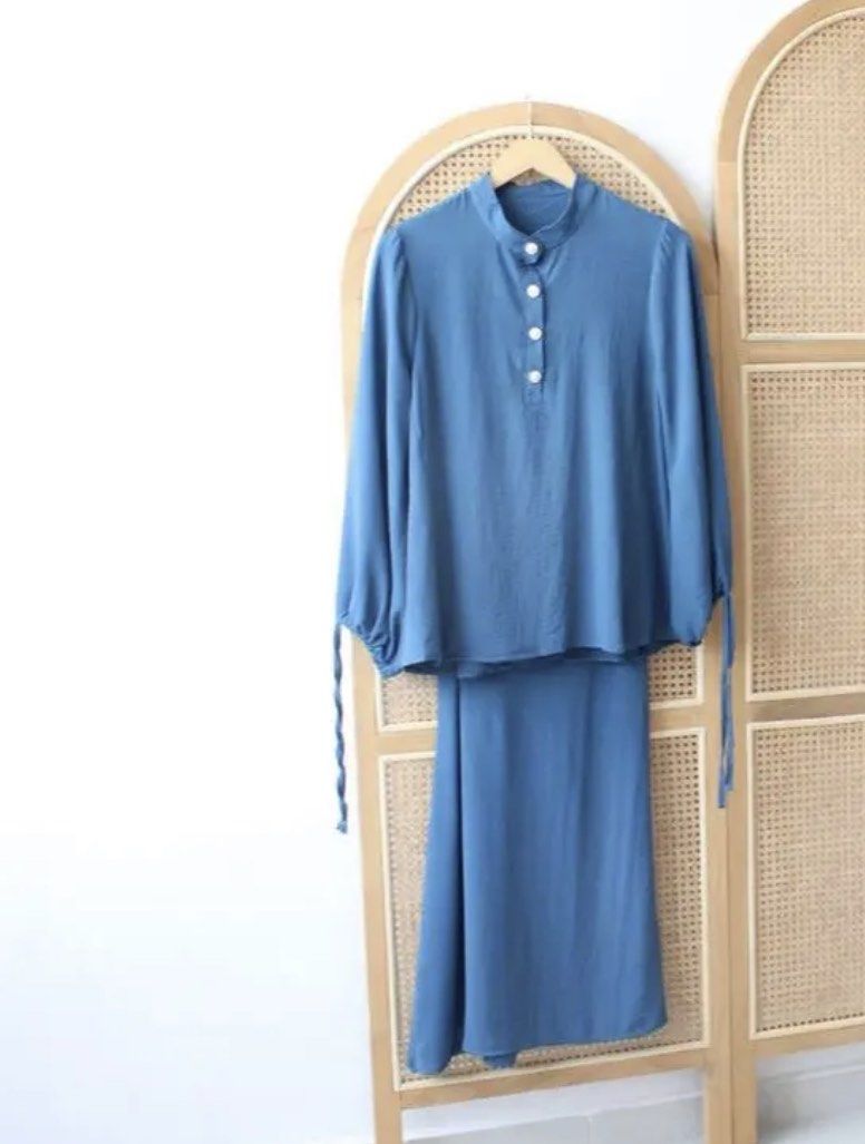 baju dan skirt, Women's Fashion, Muslimah Fashion, Baju Kurung & sets ...