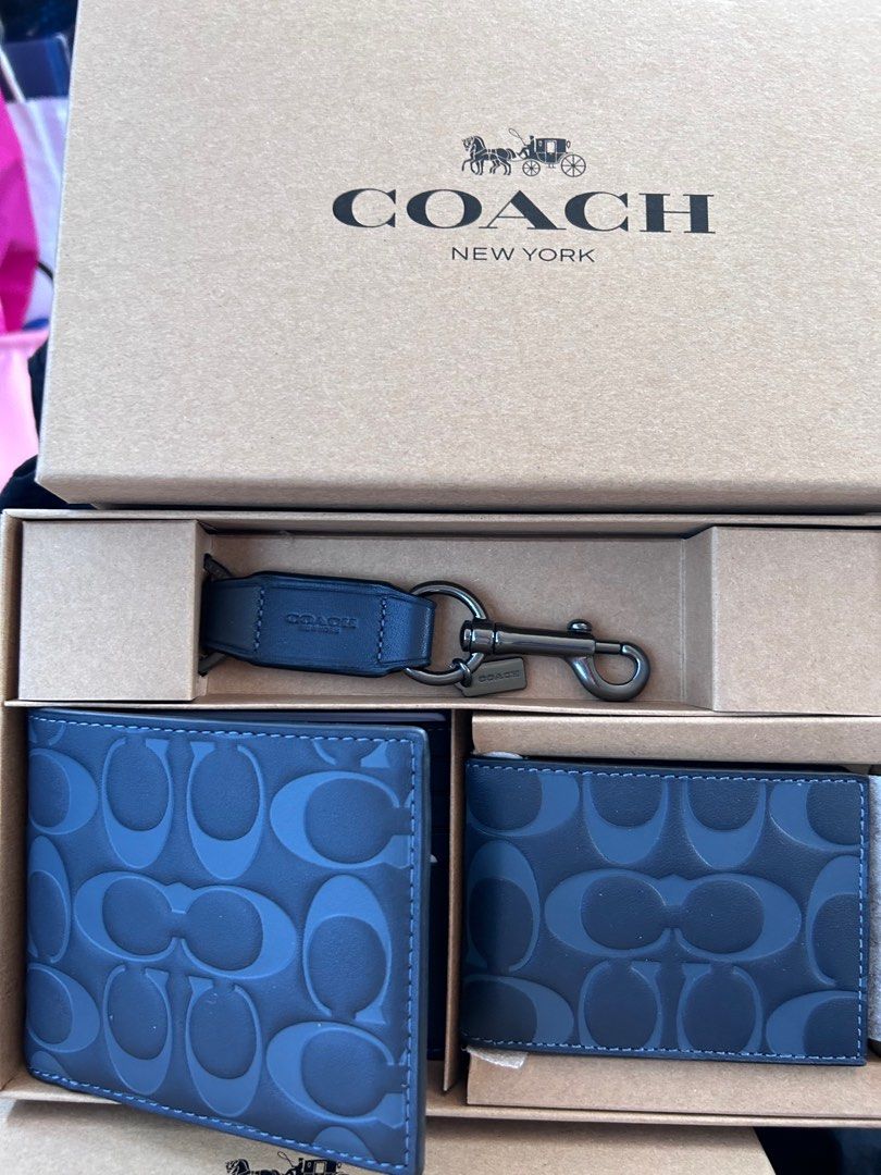 Coach 3in1 Wallet Gift Box on Carousell