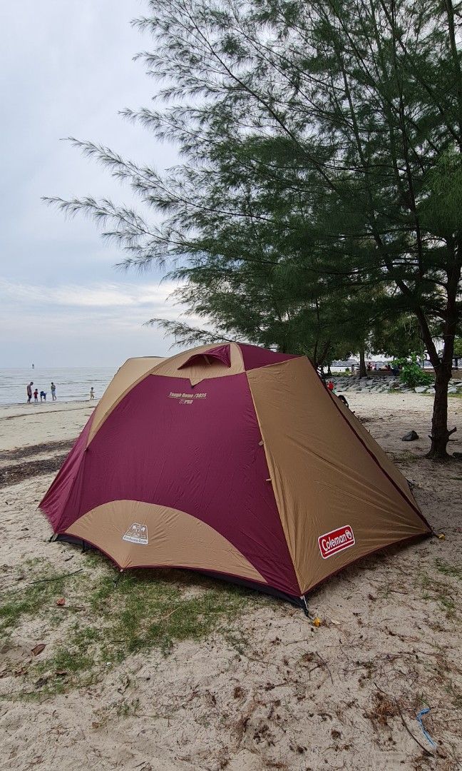 Coleman 3025 tent burgundy like new, Sports Equipment, Hiking & Camping on Carousell