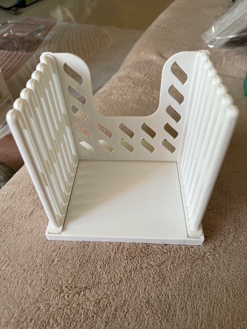 Collapsible bread slicer, TV & Home Appliances, Kitchen Appliances ...