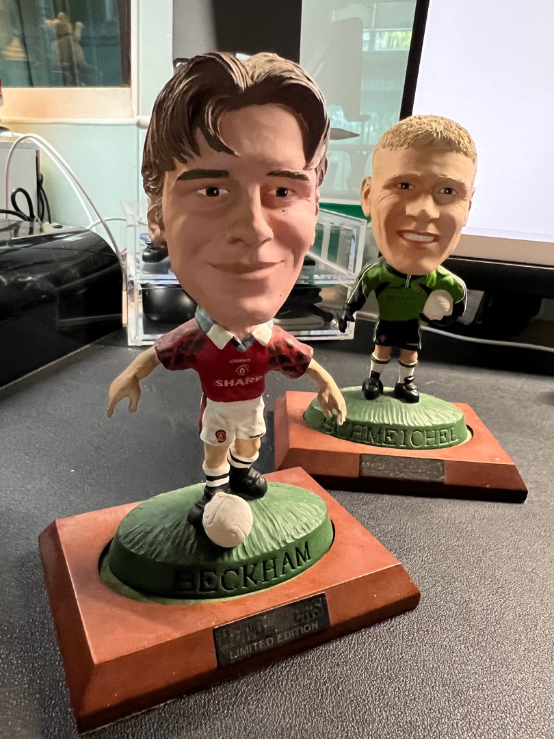 David Beckham and Peter Schmeichel Headliners Limited Edition figurines ...