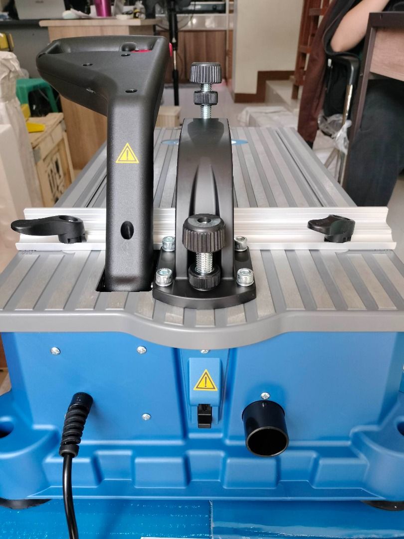 Foreman Pocket hole machine, Commercial & Industrial, Construction ...