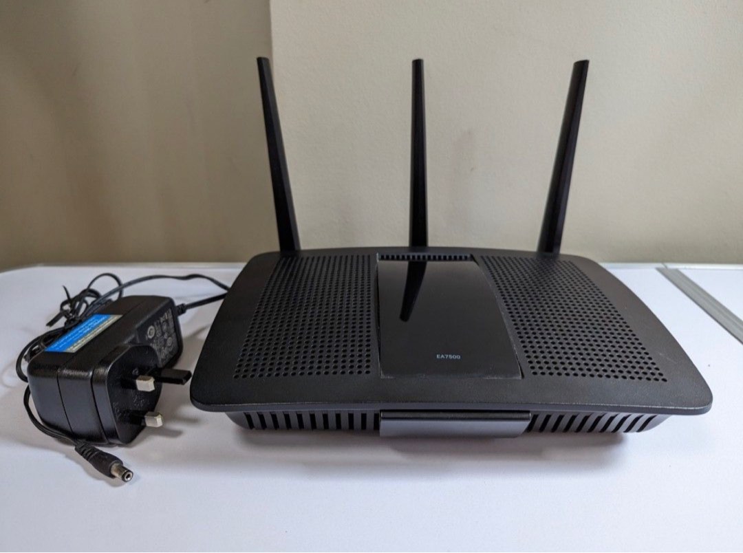 Free router Linksys EA7500 V2, Computers & Tech, Parts & Accessories ...