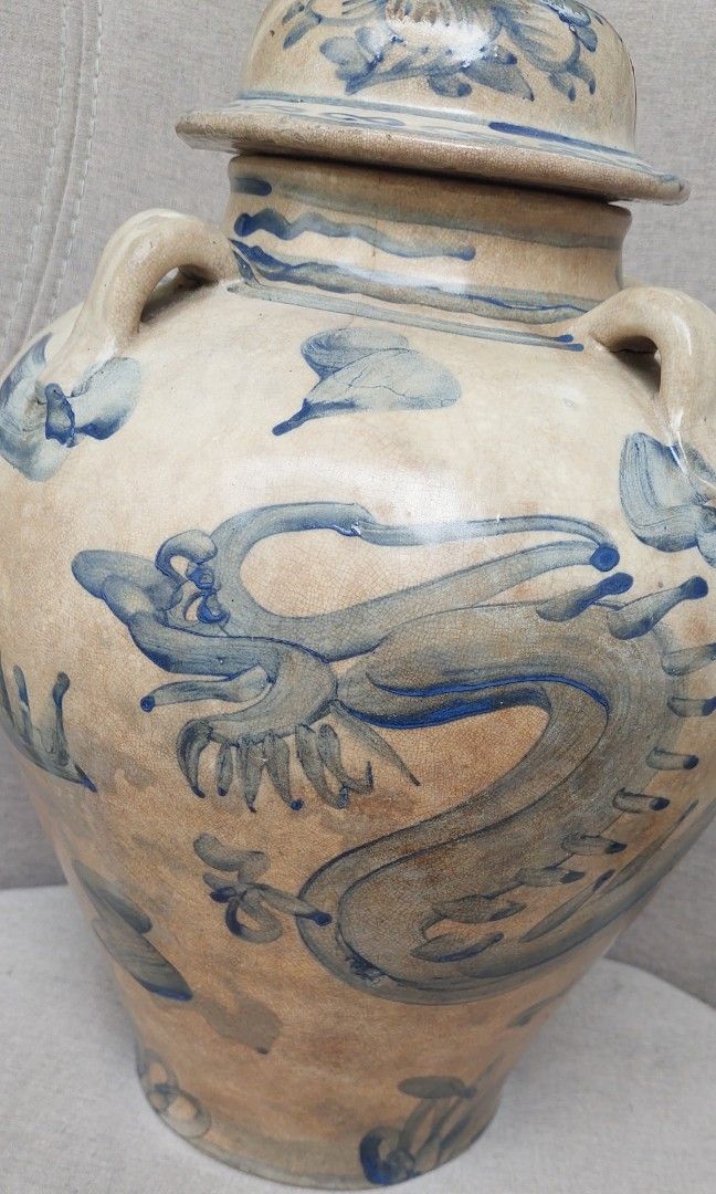 Guci antik ming dynasty, Antik, Pajangan di Carousell