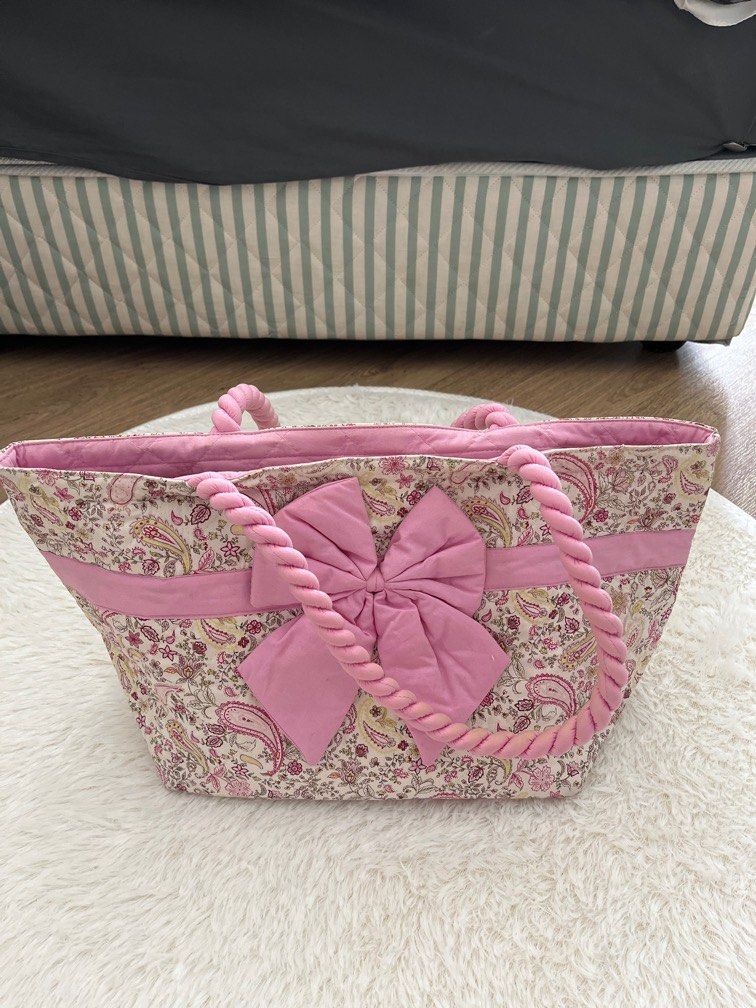 Hangbag flora naraya pink, Women's Fashion, Bags & Wallets, Shoulder ...