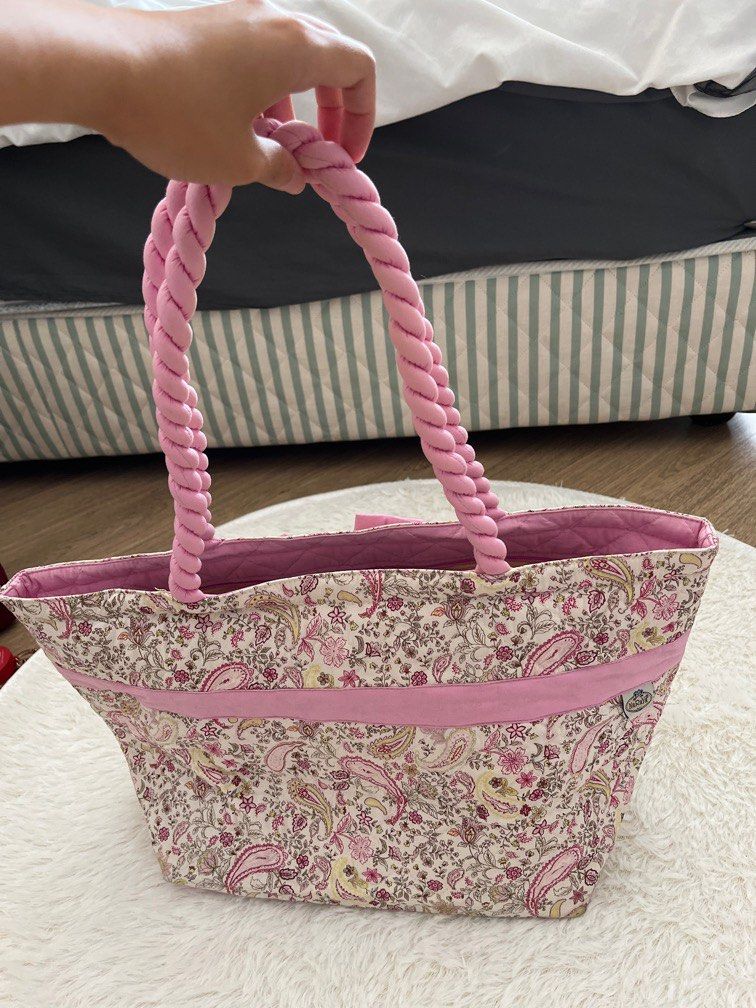 Hangbag flora naraya pink, Women's Fashion, Bags & Wallets, Shoulder ...