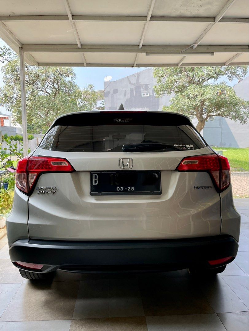 HRV E CVT, Mobil & Motor, Mobil untuk Dijual di Carousell