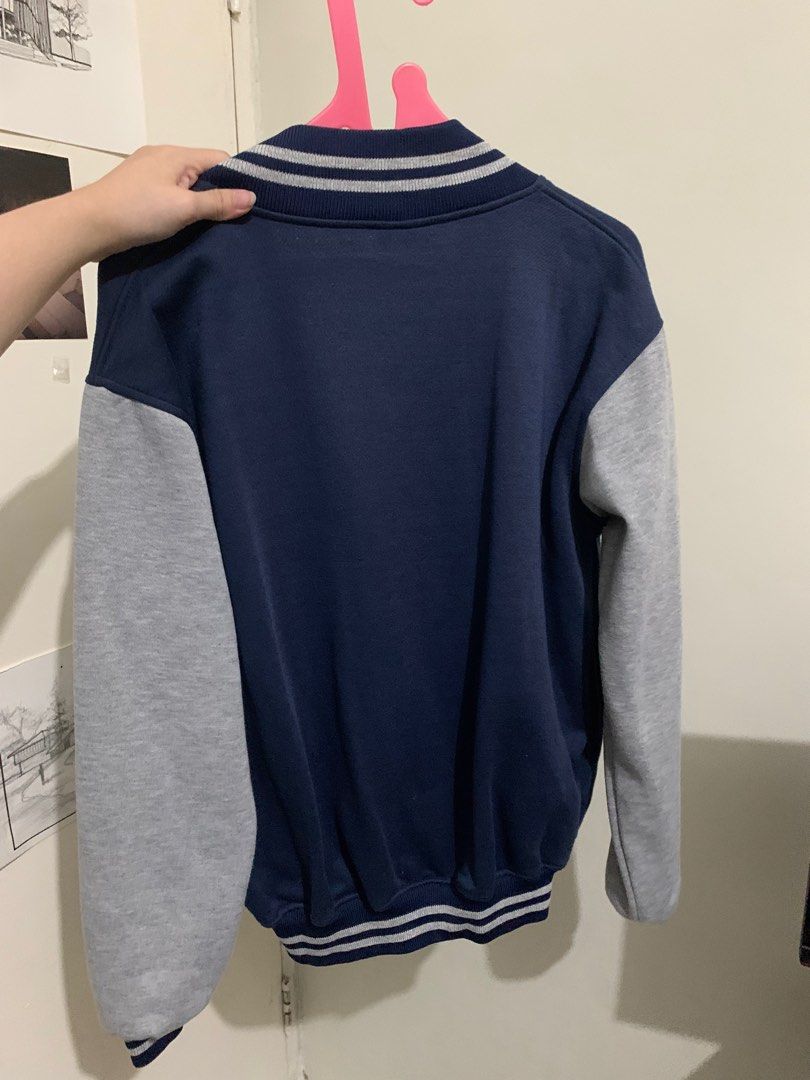 Jaket Varsity Biru Navy, Fesyen Wanita, Pakaian Wanita, Baju Luaran di ...