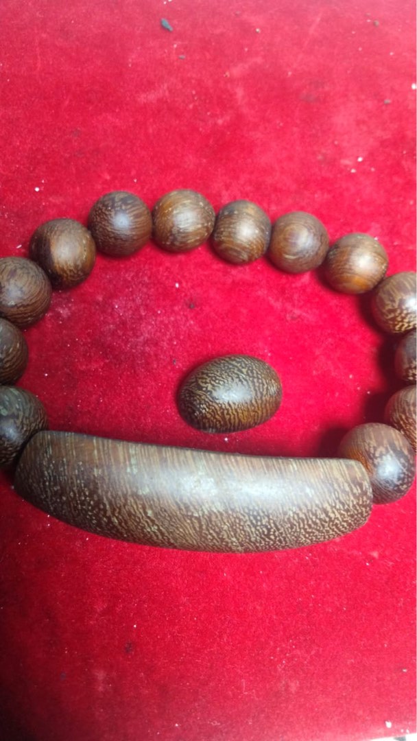 Kayu Gemunggal asli, Women's Fashion, Jewelry & Organisers, Charms on ...