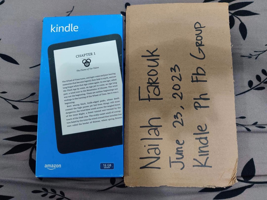 Kindle basic 2022 Denim on Carousell