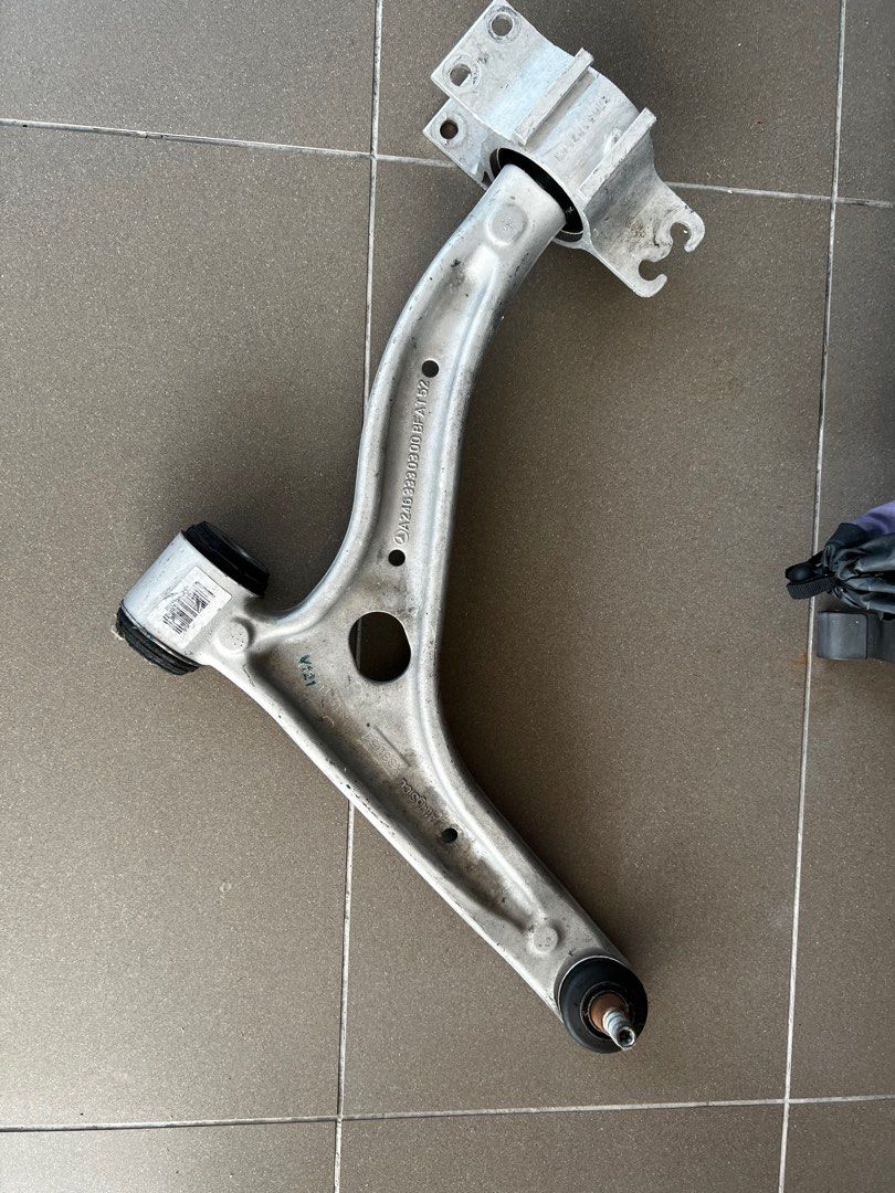 Mercedes Benz A class Front lower Arm Left, Everything Else, Others on ...