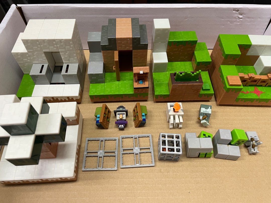 Minecraft mini figure play set, Hobbies & Toys, Toys & Games on Carousell