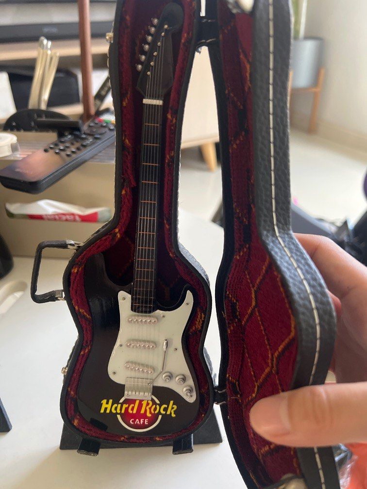 Mini Guitar display (Beatles, Hard Rock Cafe) with case, Hobbies & Toys ...