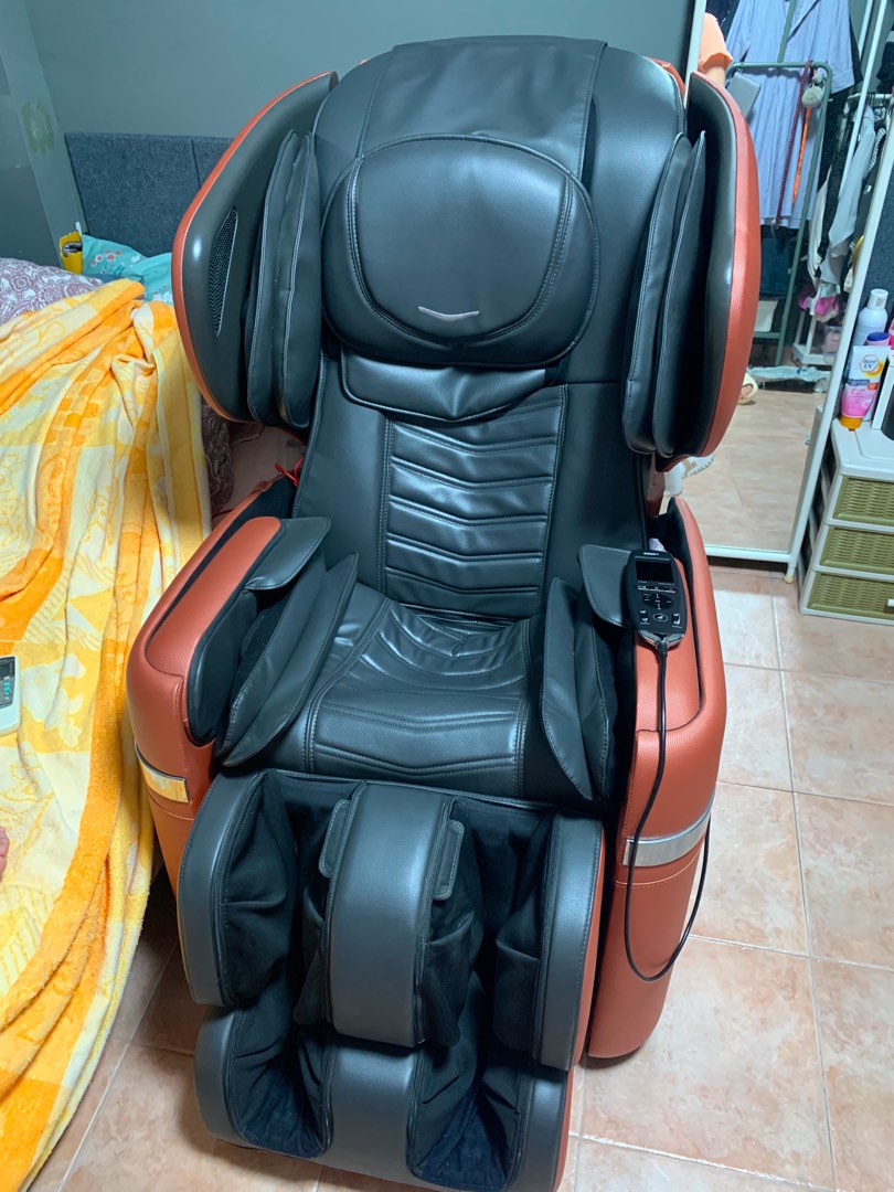 Osim Massage Chair uDivine V, Health & Nutrition, Massage Devices on ...