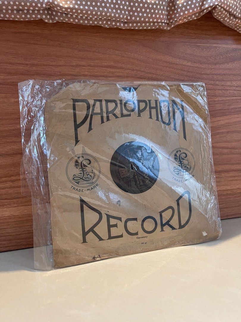 Piringan hitam (vinyl), Antik, Pajangan di Carousell