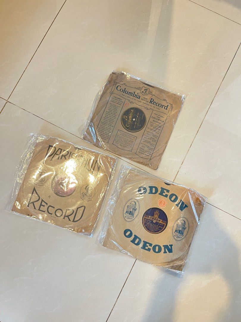 Piringan hitam (vinyl), Antik, Pajangan di Carousell