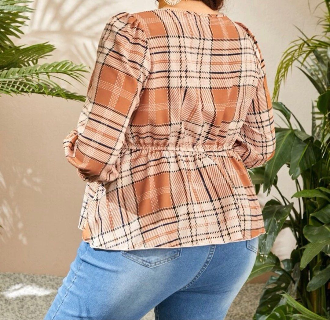 Plus size Peach Top Square, Women's Fashion, Tops, Other Tops on Carousell