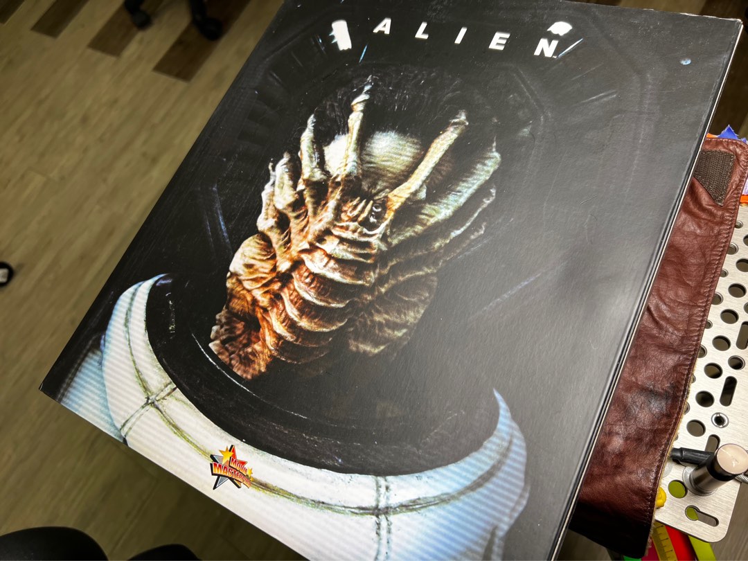 Rare Hottoys Alien Kane 1/6, Hobbies & Toys, Memorabilia & Collectibles ...