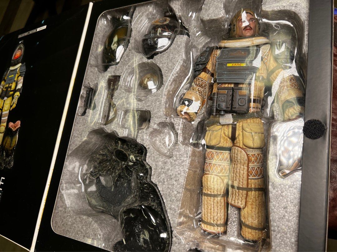 Rare Hottoys Alien Kane 1/6, Hobbies & Toys, Memorabilia & Collectibles ...