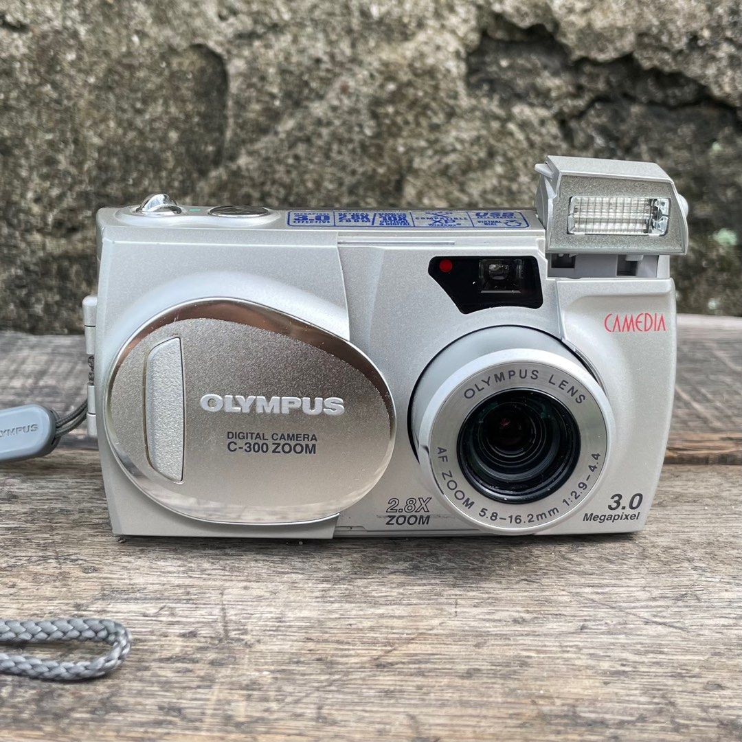 *RARE* OLYMPUS CAMEDIA C-300 ZOOM, Photography, Cameras on Carousell