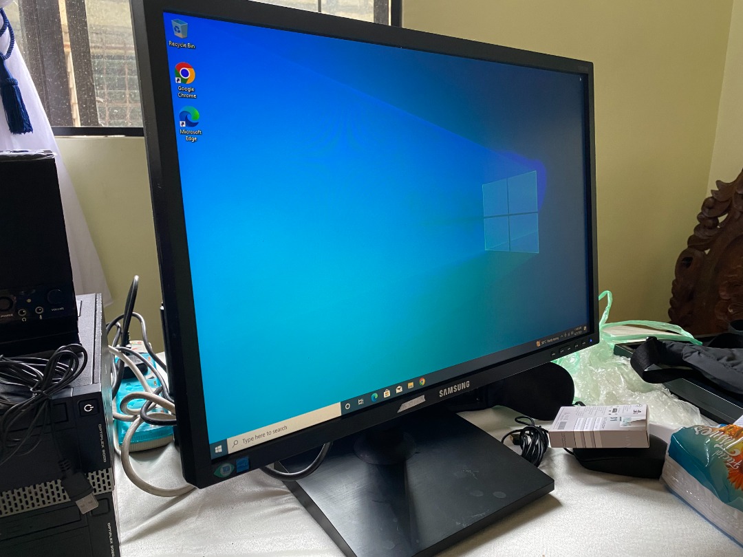 Samsung Monitors for PC 22" S450 series used as new with VGA Display ...