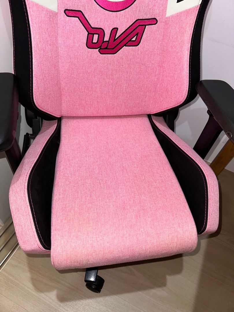 Secret Lab computer chair, Furniture & Home Living, Furniture, Chairs ...