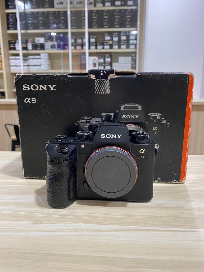 SONY A9 BODY (SC 19K ONLY) 97% NEW, Photography, Cameras on Carousell