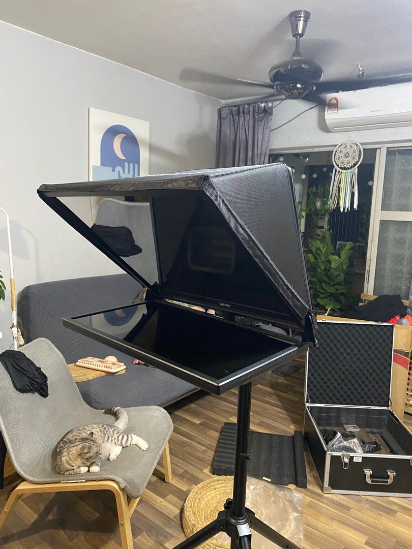 Teleprompter 22" for Rent, Photography, Video Cameras on Carousell
