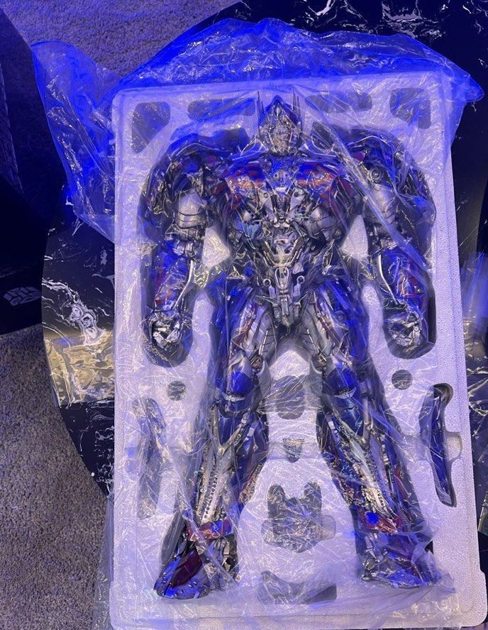 Threezero deluxe edition optimus prime 2023, Hobbies & Toys, Toys ...