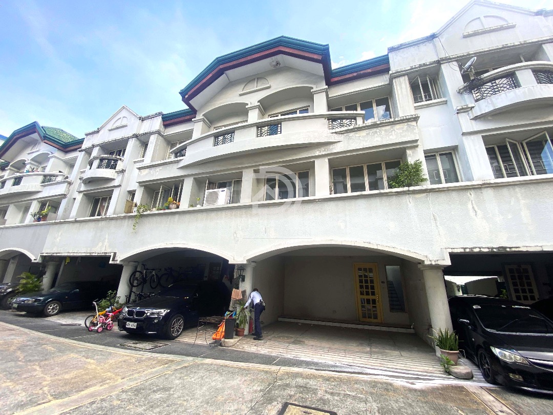 Townhouse-Condo Unit for Sale in Cathedral Heights, New Manila, Quezon ...