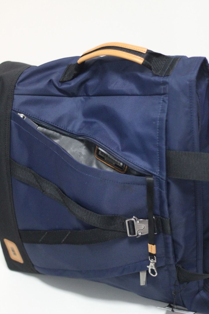 Tumi 55883MIDO - Regent Tote Pack / 17" pilot flight bag / 15" laptop ...