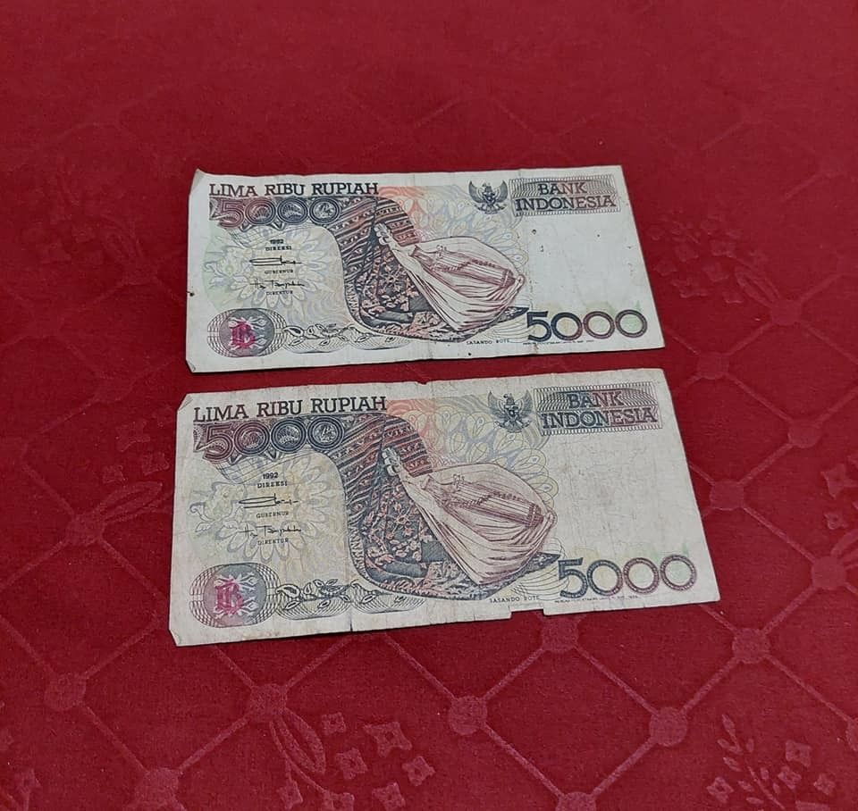 uang kertas lima ribu 5000 rupiah sasando 1992 dua lembar BEKAS, Antik ...