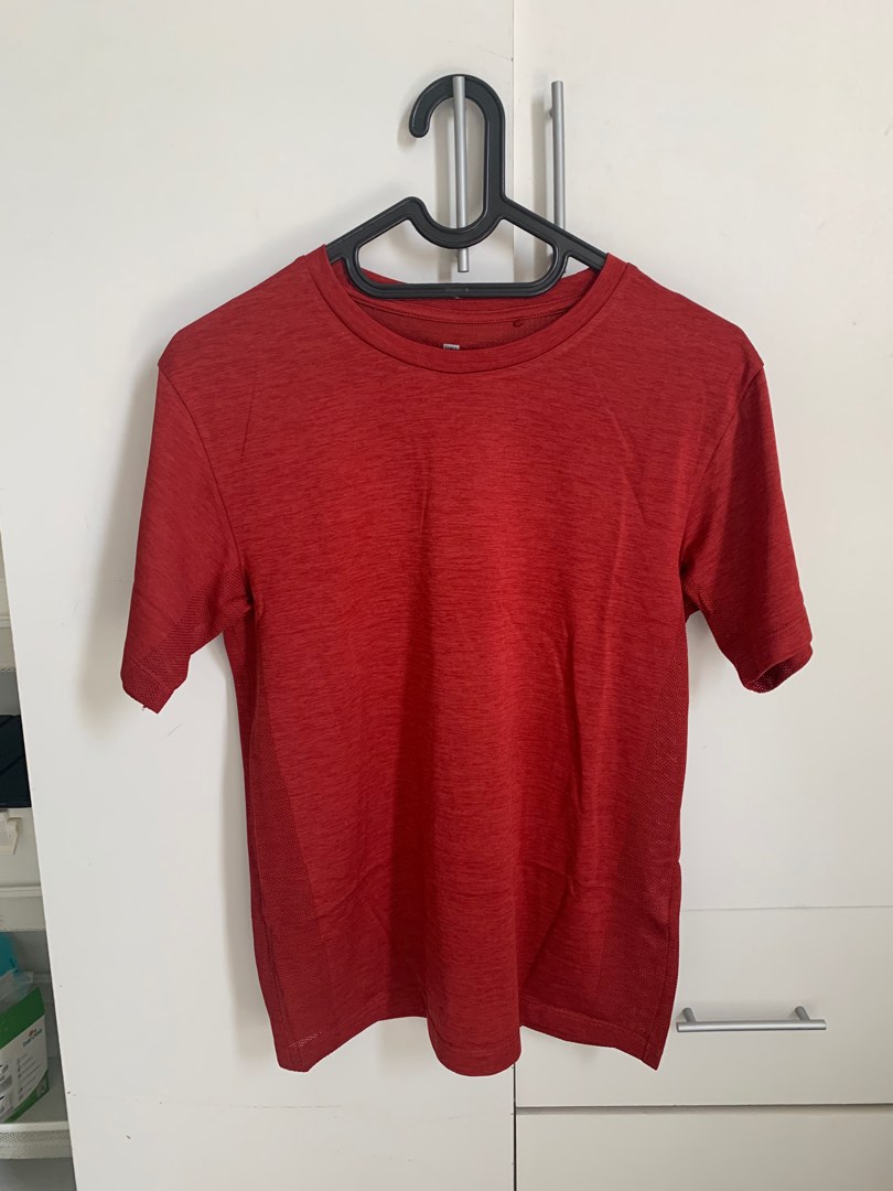 Uniqlo Red Shirt, Fesyen Wanita, Pakaian Wanita, Atasan di Carousell